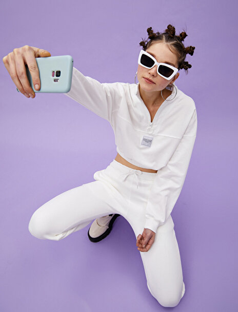 Koton Ole Genç Kız %100 Pamuk Dik Yaka Sloganlı Crop Sweatshirt Koton Ole Genç Kız %100 Pamuk Dik Yaka Sloganlı Crop Sweatshirt