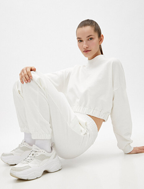 Koton Ole Genç Kız %100 Pamuk Bisiklet Yaka Kisa Sweatshirt Koton Ole Genç Kız %100 Pamuk Bisiklet Yaka Kisa Sweatshirt