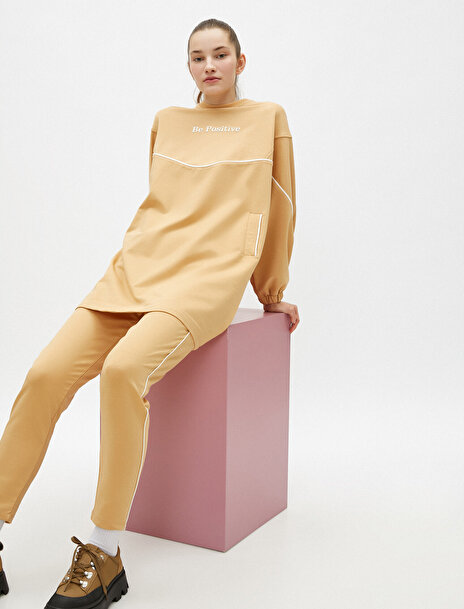 Koton Ole Genç Kız Pamuklu Şerit Detaylı Cepli Slogan Sweatshirt