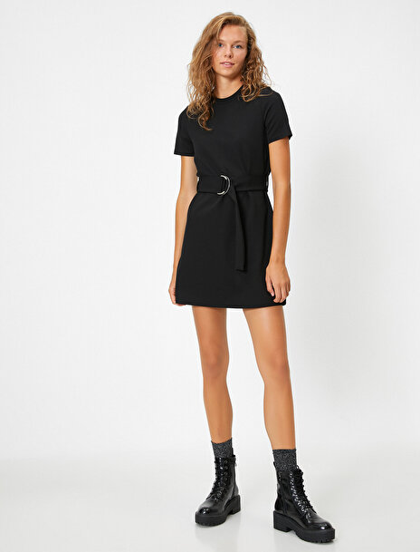 Koton Kadın Bisiklet Yaka Kısa Kollu Kemerli Kısa Elbise