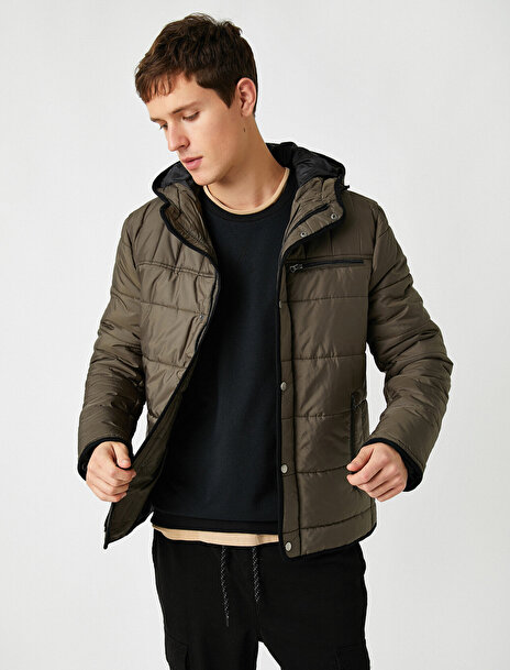 Koton Erkek Kapüşonlu Fermuarlı Cepli Kaban