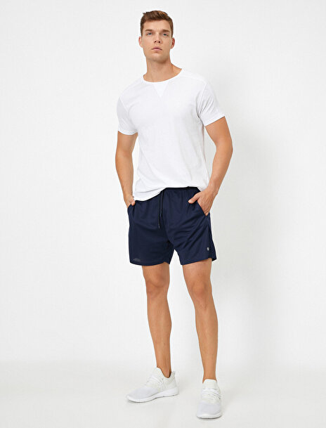 Koton Erkek Normal Bel Cepli Basic Şort Koton Erkek Normal Bel Cepli Basic Şort