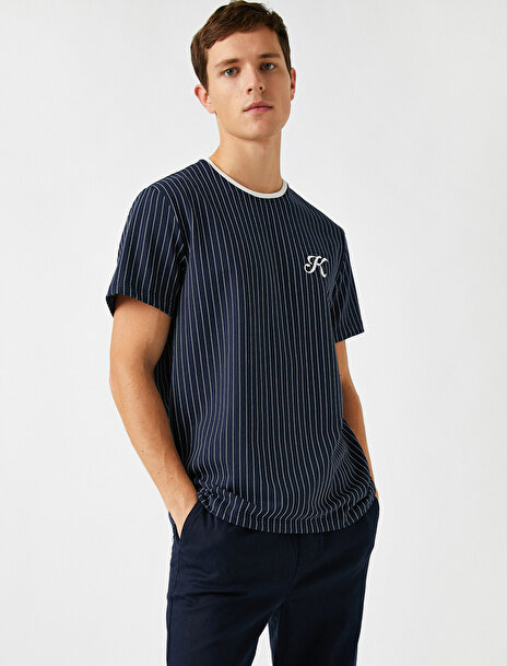 Koton Erkek Çizgili Harf Islemeli Bisiklet Yaka Kisa Kollu Tisört