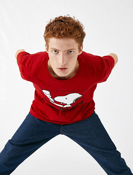 Koton Erkek %100 Pamuk Snoopy Lisansli Bisiklet Yaka Tisört