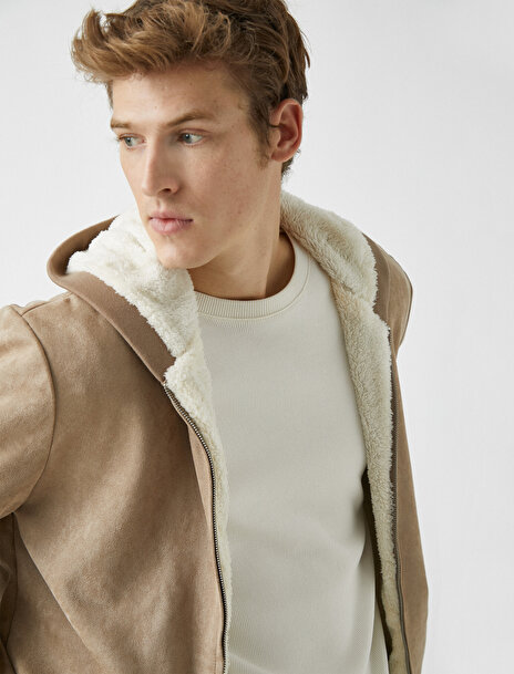 Koton Erkek Kapüşonlu Süet Görünümlü İçi Suni Kürklü Fermuarlı Mont