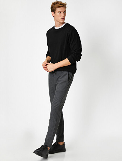 Koton Erkek Çizgili Bağcıklı Chino Pantolon