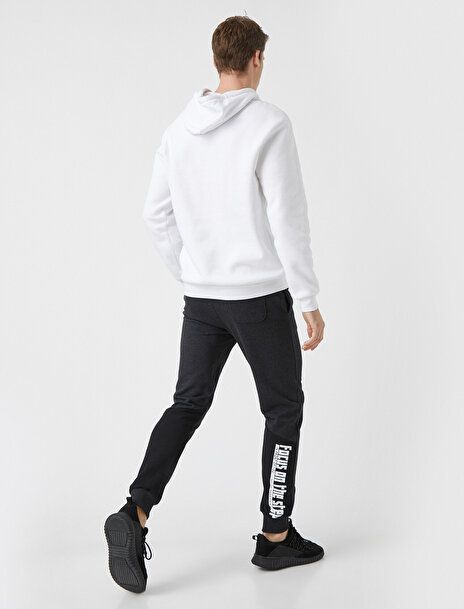 Koton Erkek Respect Life - Yaşama Saygı - Yazılı Baskılı Cepli Jogger Eşofman Altı Koton Erkek Respect Life - Yaşama Saygı - Yazılı Baskılı Cepli Jogger Eşofman Altı