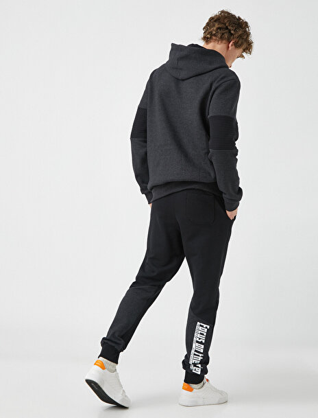 Koton Erkek Respect Life - Yaşama Saygı - Yazılı Baskılı Cepli Jogger Eşofman Altı Koton Erkek Respect Life - Yaşama Saygı - Yazılı Baskılı Cepli Jogger Eşofman Altı