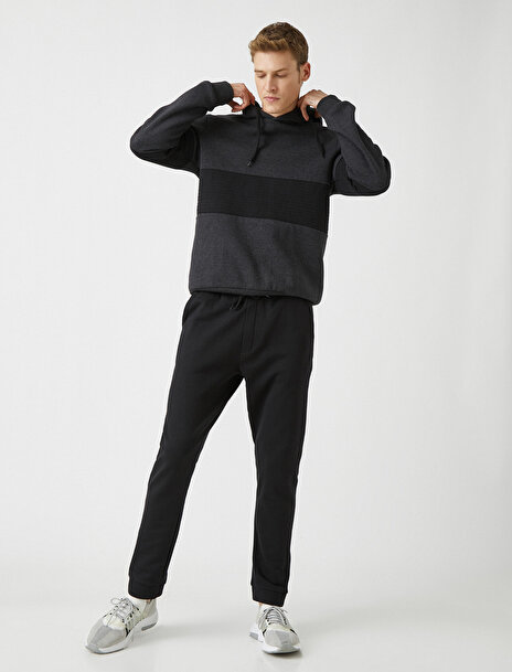 Koton Erkek Pamuklu Beli Bağlamalı Basic Jogger Eşofman Altı Koton Erkek Pamuklu Beli Bağlamalı Basic Jogger Eşofman Altı