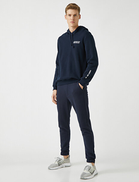 Koton Erkek Beli Bağlamalı Cepli Basic Pamuklu Jogger Eşofman Altı Koton Erkek Beli Bağlamalı Cepli Basic Pamuklu Jogger Eşofman Altı