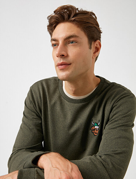 Koton Erkek Bisiklet Yaka Aplikeli Sweatshirt