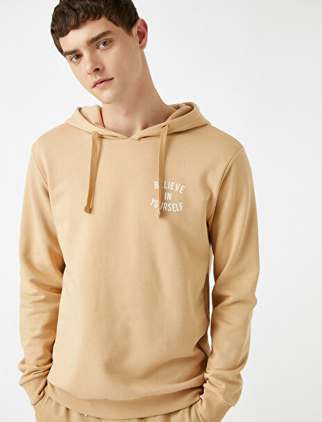 Koton Erkek %100 Organik Pamuk Yazili Baskili Kapüsonlu Uzun Kollu Sweatshirt Koton Erkek %100 Organik Pamuk Yazili Baskili Kapüsonlu Uzun Kollu Sweatshirt