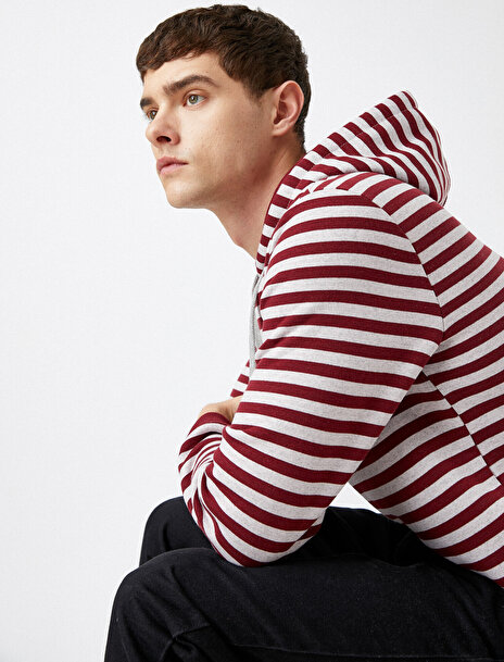 Koton Erkek Çizgili Sweatshirt Kapüşonlu İşlemeli