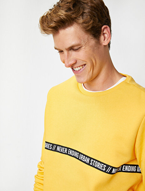 Koton Erkek Bisiklet Yaka Uzun Kollu Yazılı Baskılı Sweatshirt