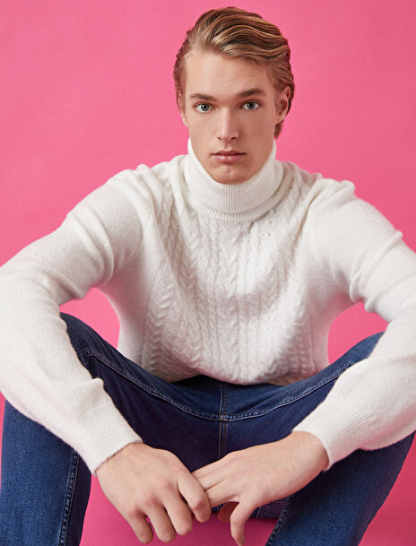 Koton Erkek Boğazlı Saç Örgülü Triko Kazak