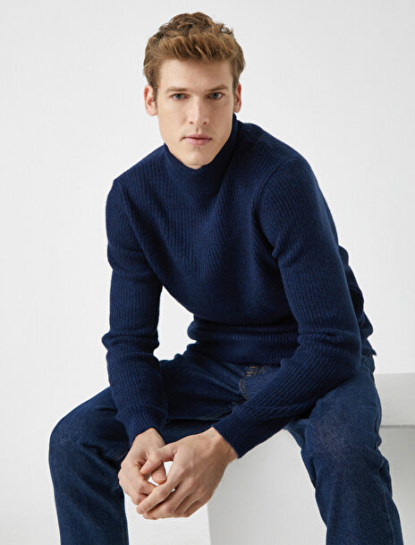 Koton Erkek Slim Fit Boğazlı Triko Kazak Koton Erkek Slim Fit Boğazlı Triko Kazak