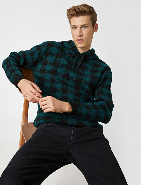 Koton Erkek Kapüşonlu Kareli Uzun Kollu Uzun Kollu Triko Kazak Koton Erkek Kapüşonlu Kareli Uzun Kollu Uzun Kollu Triko Kazak