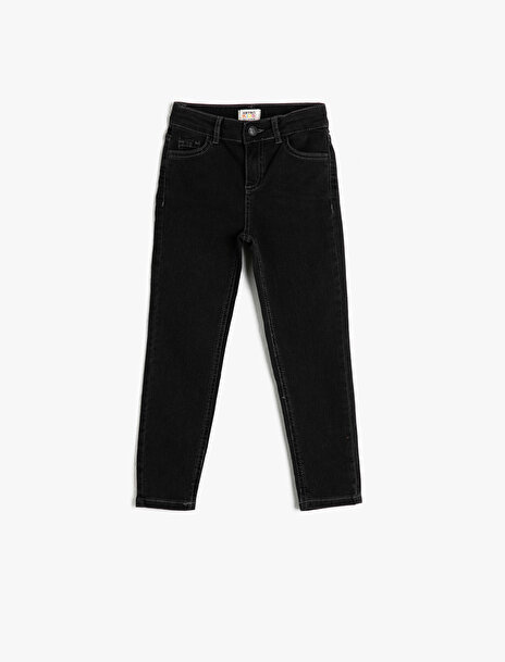 Koton Erkek Çocuk Slim Fit Comfort Strech Pamuklu Cepli Jean Pantolon Koton Erkek Çocuk Slim Fit Comfort Strech Pamuklu Cepli Jean Pantolon
