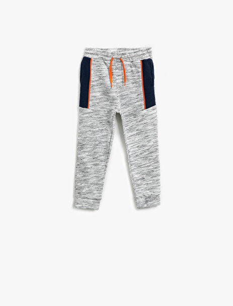 Koton Erkek Çocuk Respect Life - Yaşama Saygı - Beli Bağlamalı Cepli Normal Bel Eşofman Altı Koton Erkek Çocuk Respect Life - Yaşama Saygı - Beli Bağlamalı Cepli Normal Bel Eşofman Altı