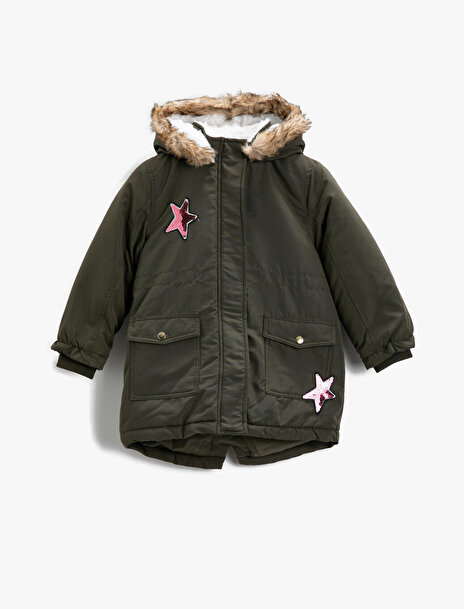 Koton Kız Çocuk Suni Kürklü Kapşonlu Kaban Yıldız İşlemeli