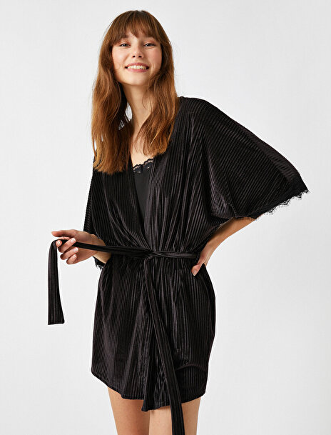 Koton Kadın Kadife Dantel Detaylı Sabahlık