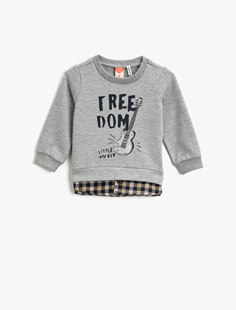 Koton Erkek Çocuk Kareli Yazılı Baskılı Bisiklet Yaka Uzun Kollu Sweatshirt Koton Erkek Çocuk Kareli Yazılı Baskılı Bisiklet Yaka Uzun Kollu Sweatshirt