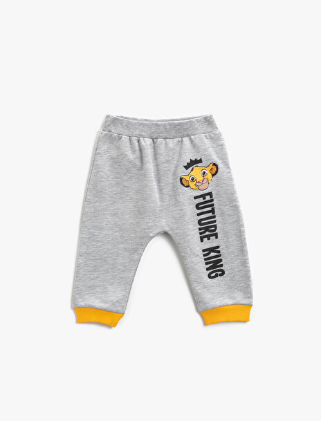 Koton Erkek Çocuk The Lion King Lisanslı Baskılı Normal Bel Pamuklu Eşofman Altı Koton Erkek Çocuk The Lion King Lisanslı Baskılı Normal Bel Pamuklu Eşofman Altı