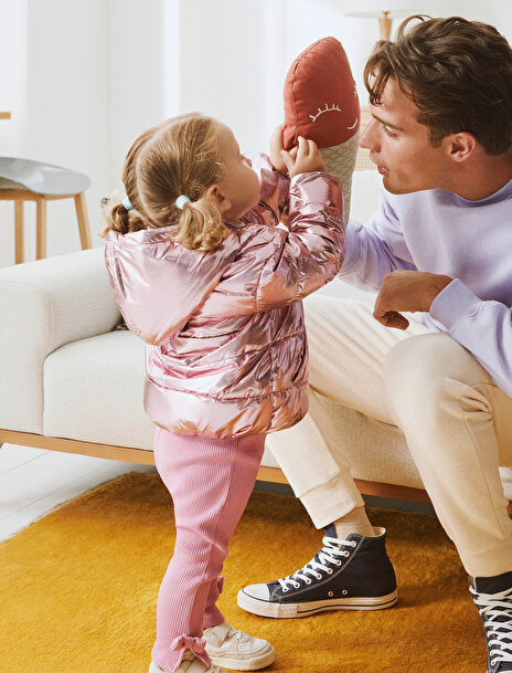 Koton Kız Çocuk Kapüşonlu Holografik Mont