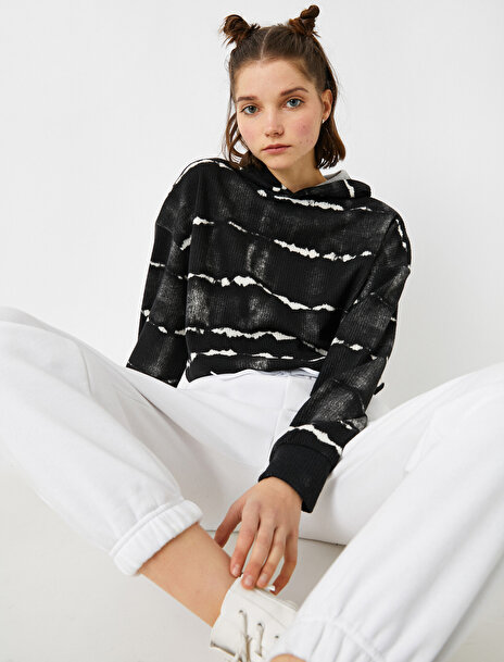 Koton Kadın Kapüşonlu Batik Sweatshirt Koton Kadın Kapüşonlu Batik Sweatshirt