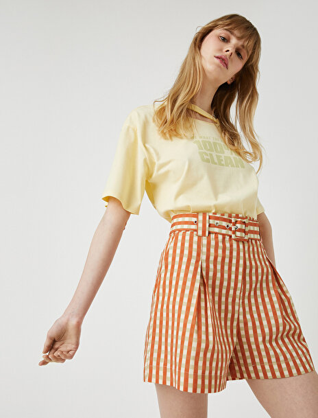 Koton Kadın Kareli Şort Kemerli Pamuklu Koton Kadın Kareli Şort Kemerli Pamuklu