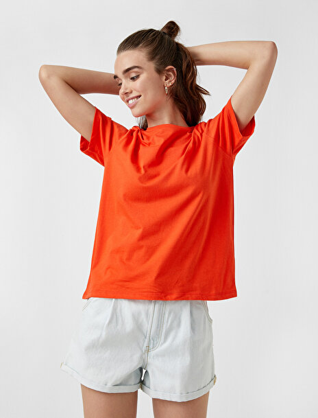 Koton Kadın Bisiklet Yaka Tişört Basic Pamuklu Koton Kadın Bisiklet Yaka Tişört Basic Pamuklu