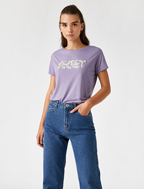 Koton Kadın İncili Tişört Slogan Detaylı Bisiklet Yaka