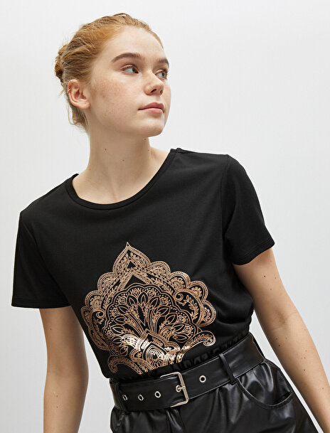 Koton Kadın Metalik Baskılı Tişört Bisiklet Yaka Kısa Kollu Oversize