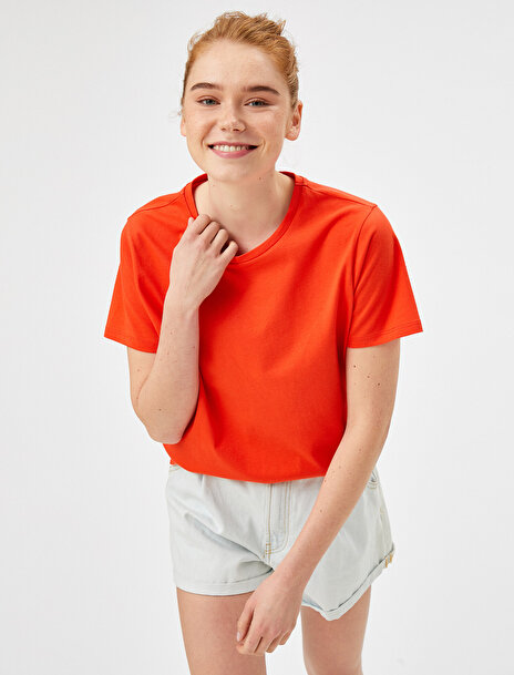 Koton Kadın Bisiklet Yaka Tişört Kısa Kollu Basic Pamuklu Oversize Koton Kadın Bisiklet Yaka Tişört Kısa Kollu Basic Pamuklu Oversize