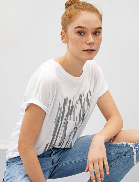 Koton Kadın Baskılı Tişört Simli Bisiklet Yaka