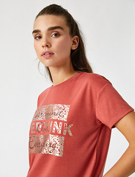 Koton Kadın Sloganlı Tişört Baskılı Kısa Kollu