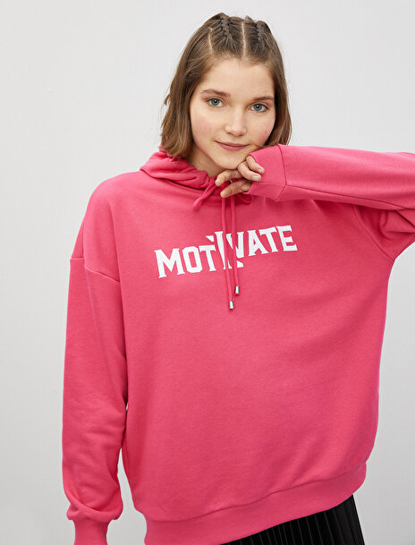 Koton Kadın Pamuklu Kapüşonlu Yazılı Baskılı Sweatshirt Oversize Koton Kadın Pamuklu Kapüşonlu Yazılı Baskılı Sweatshirt Oversize