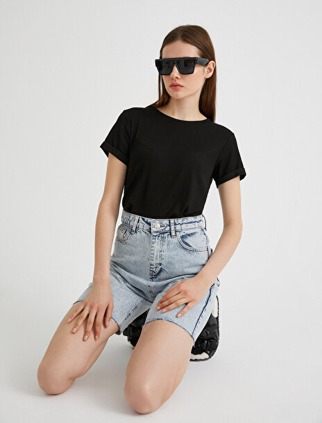 Koton Kadın Yırtmaçlı Tişört Bisiklet Yaka