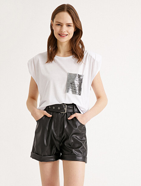 Koton Kadın Pullu Tişört Cep Detaylı Bisiklet Yaka