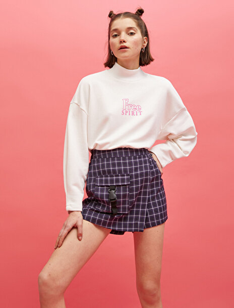 Koton Kadın Pamuklu Dik Yaka Slogan Detaylı Sweatshirt