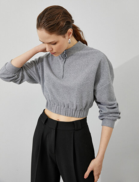 Koton Kadın Pamuklu Dik Yaka Fermuar Detaylı Crop Sweatshirt Koton Kadın Pamuklu Dik Yaka Fermuar Detaylı Crop Sweatshirt