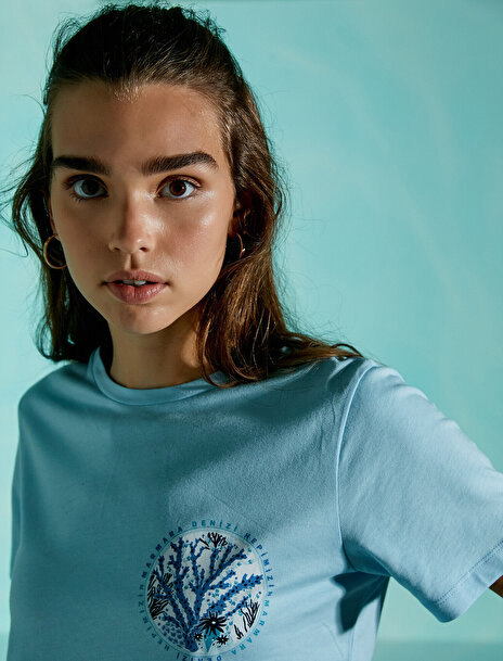 Koton Kadın Marmara Temalı Baskılı Tişört Pamuklu