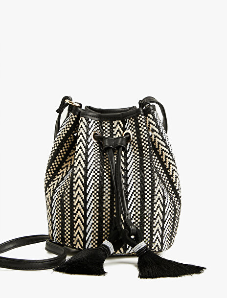 Koton Kadın Püsküllü Boncuklu Çanta Koton Kadın Püsküllü Boncuklu Çanta