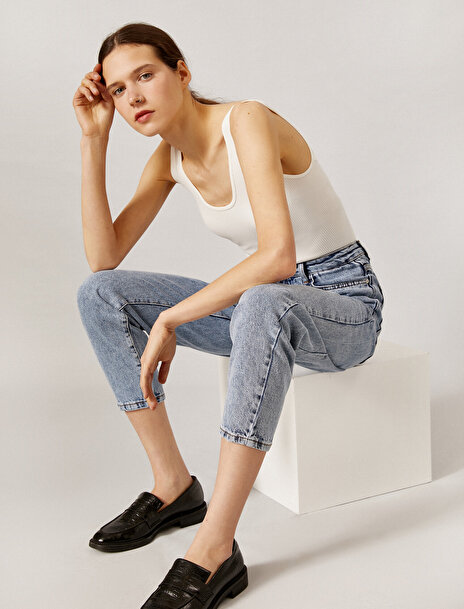 Koton Kadın Slouchy Jean - Yüksek Bel Baldırı Bol Paçada Darlaşan Salaş Kesim Pamuklu Pantolon Koton Kadın Slouchy Jean - Yüksek Bel Baldırı Bol Paçada Darlaşan Salaş Kesim Pamuklu Pantolon