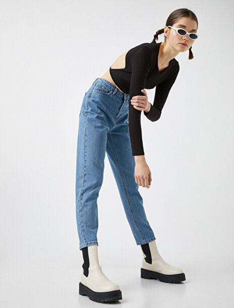 Koton Kadın Pamuklu Mom Jean - Normal Bel Dar Kesim Dar Paça Pantolon