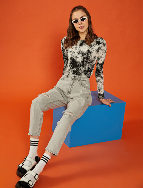 Koton Kadın Mom Jean - Normal Bel Dar Kesim Dar Paça Pantolon