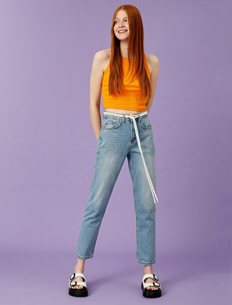 Koton Kadın Mom Jean - Normal Bel Dar Kesim Dar Paça Pantolon