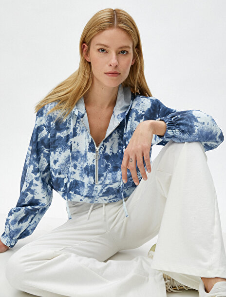 Koton Kadın Crop Bluz Kapüşonlu Uzun Kollu Fermuar Detaylı Koton Kadın Crop Bluz Kapüşonlu Uzun Kollu Fermuar Detaylı
