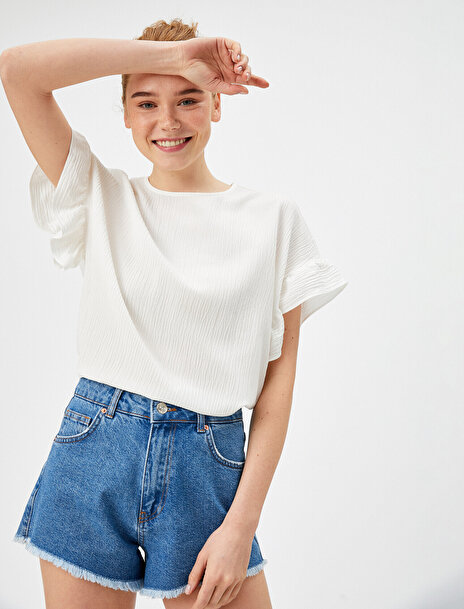 Koton Kadın Kısa Kollu Bluz Fırfır Detaylı Bisiklet Yaka