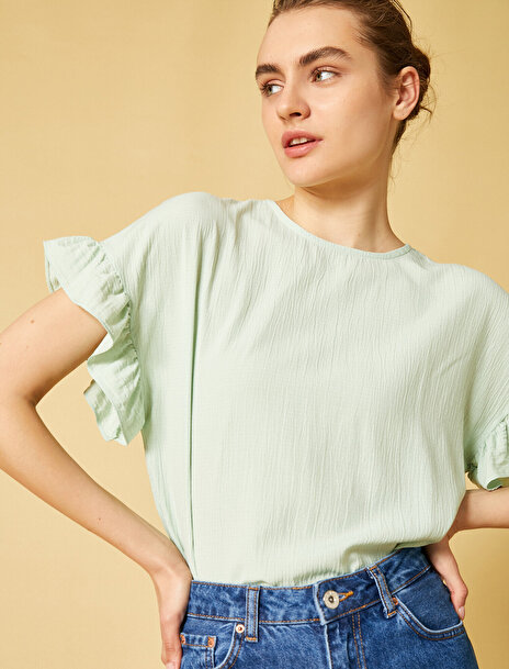 Koton Kadın Kısa Kollu Bluz Fırfır Detaylı Bisiklet Yaka